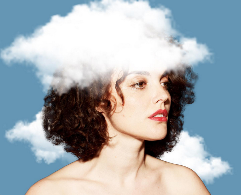 Maria De Val’s Solo-Debüt